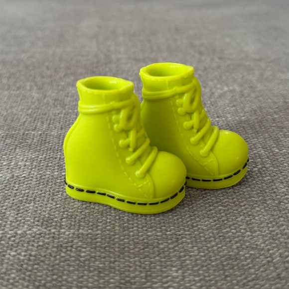 bratz dolls | Toys | Bratz Dolls Pumps Heels Shoes Bright Yellow ...